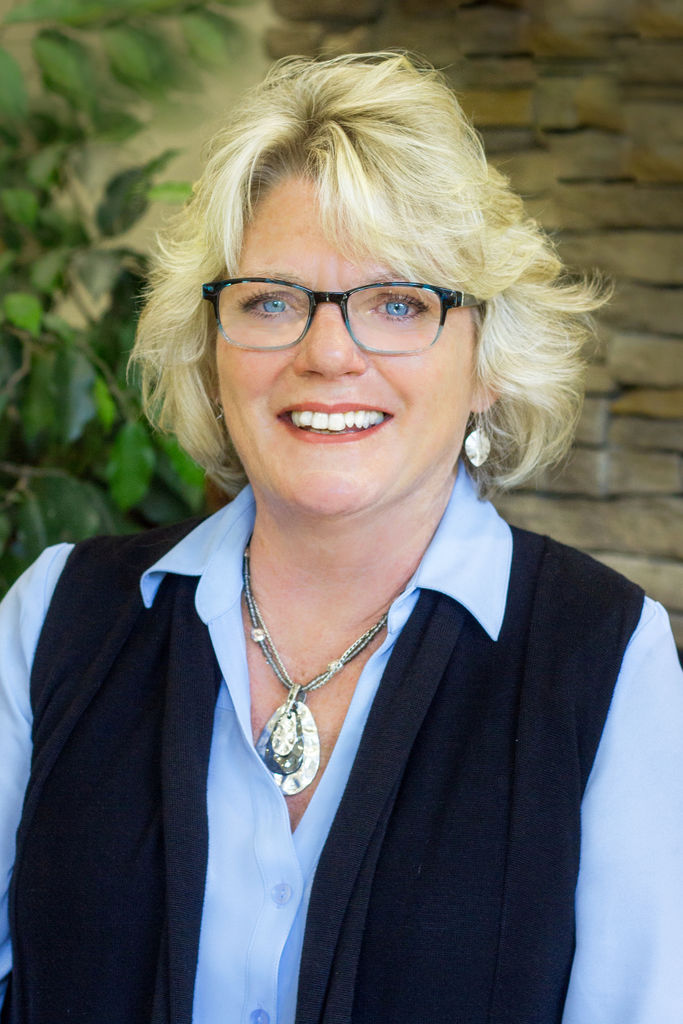 victoria-headshot-new - Chestnut Home Builders & Real Estate