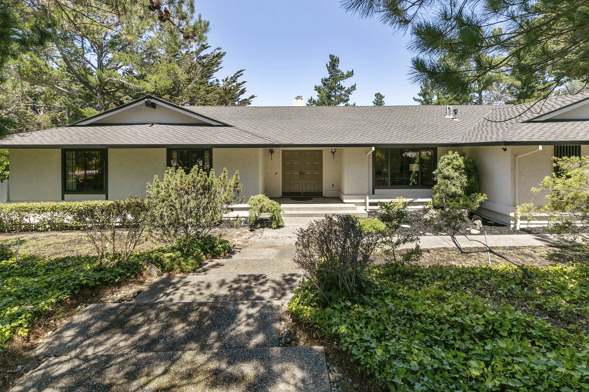 1650Marlborough - Green Banker