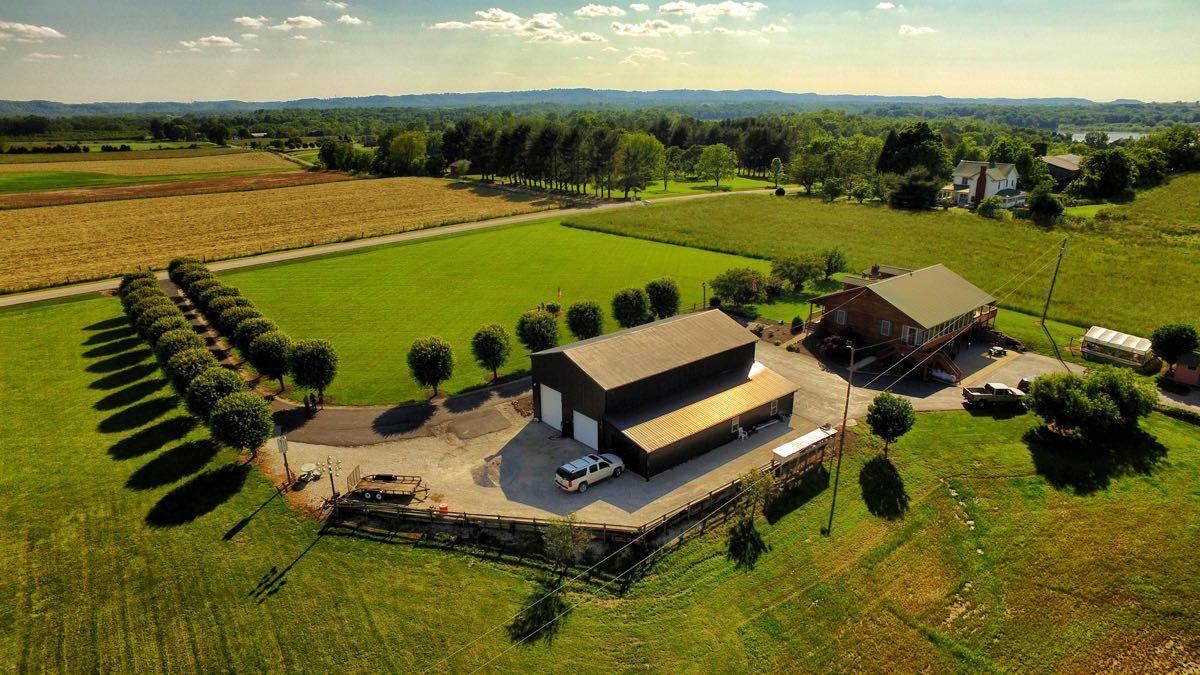 small-farm-sustainable-farming-5 - bluegrassteam