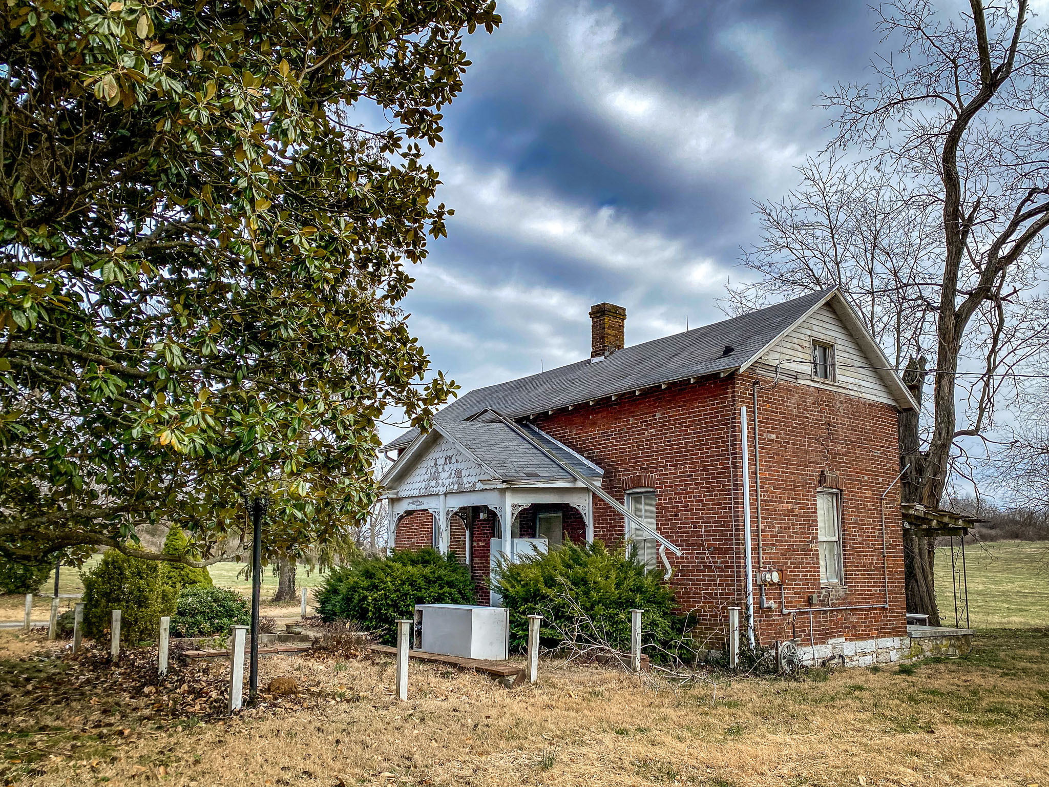 Historic Castle goes to Auction Harrodsburg, Kentucky - bluegrassteam